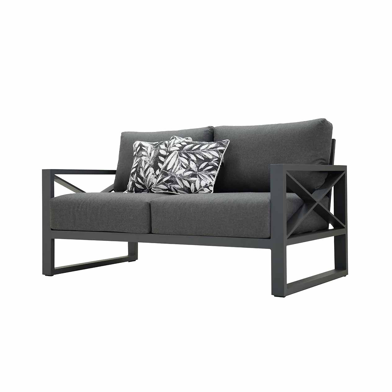 Linear Aluminium Lounges – Remarkable Outdoor Living